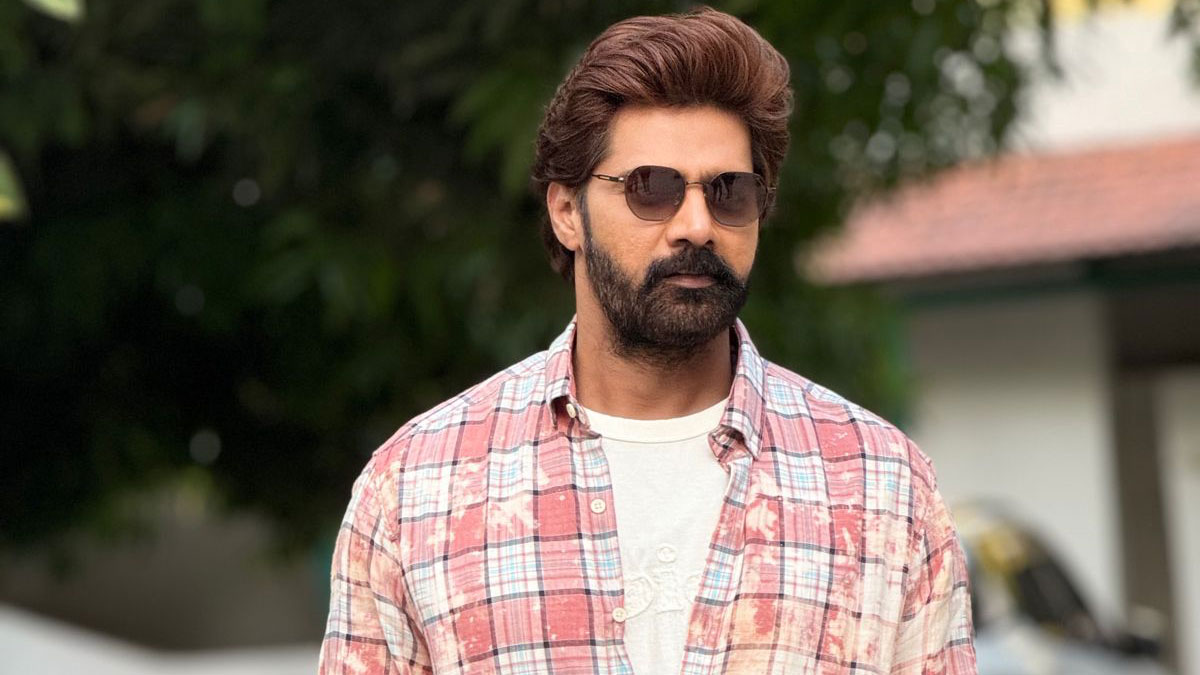 Interview of Naveen Chandra about Eleven