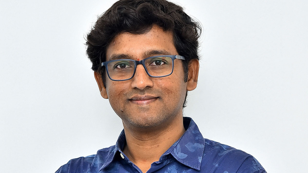 Interview of Director Sanjeev Reddy about Santhana Prapthirasthu